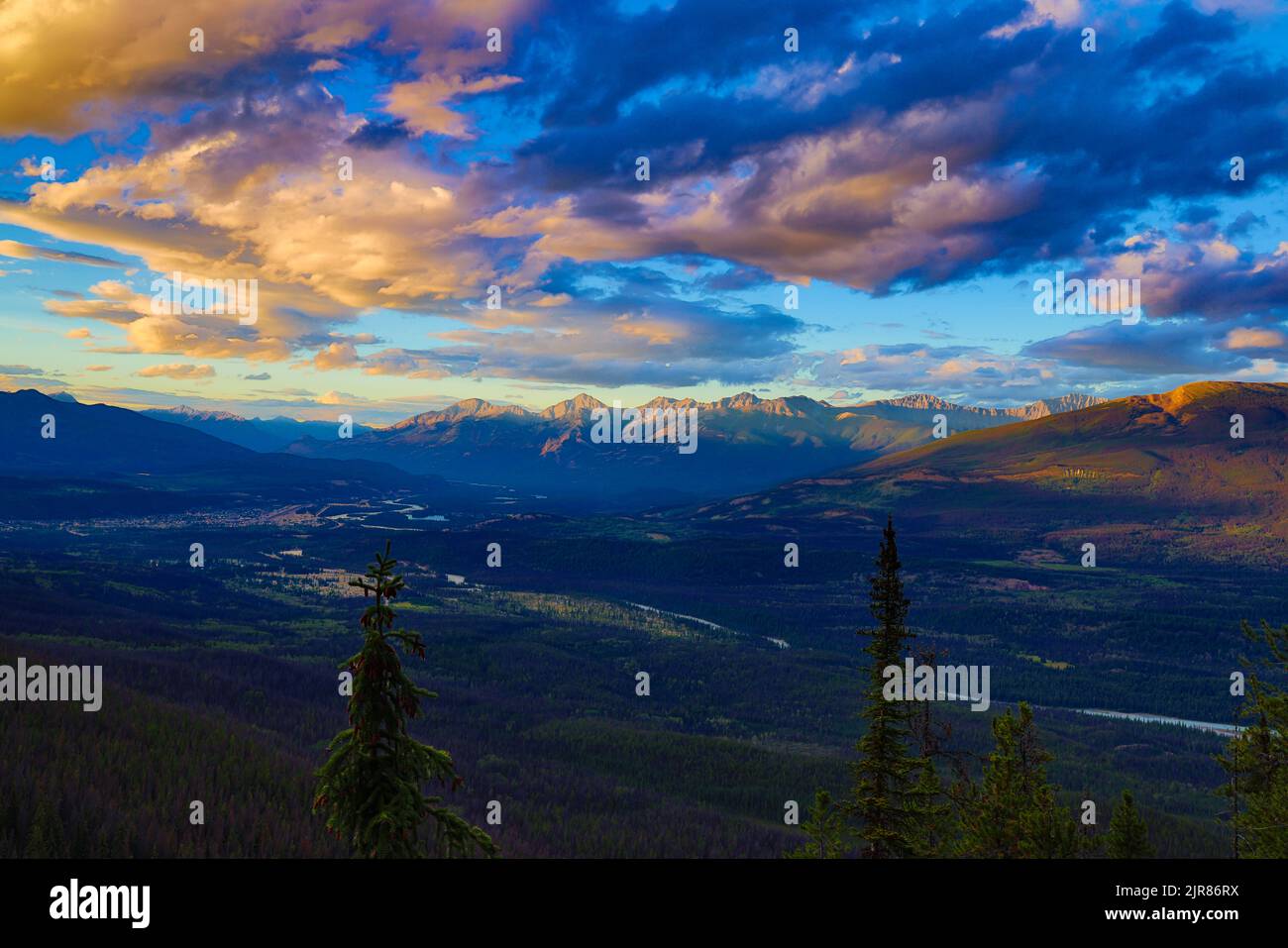 Edge of the world hi-res stock photography and images - Alamy