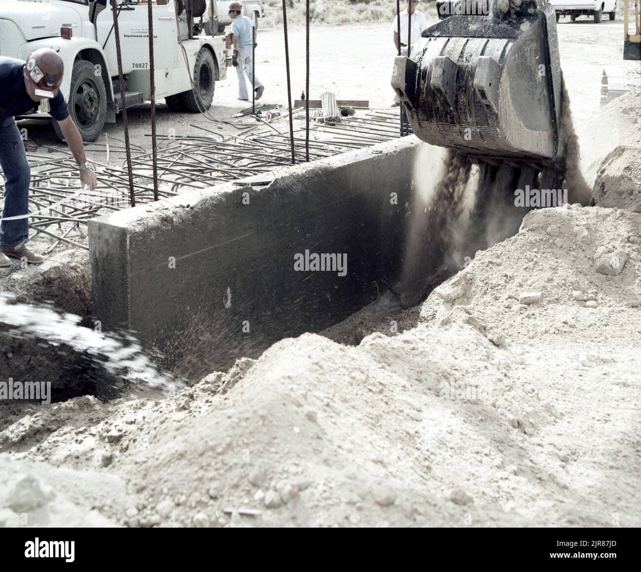 Engineer lab testing concrete hi-res stock photography and images - Alamy