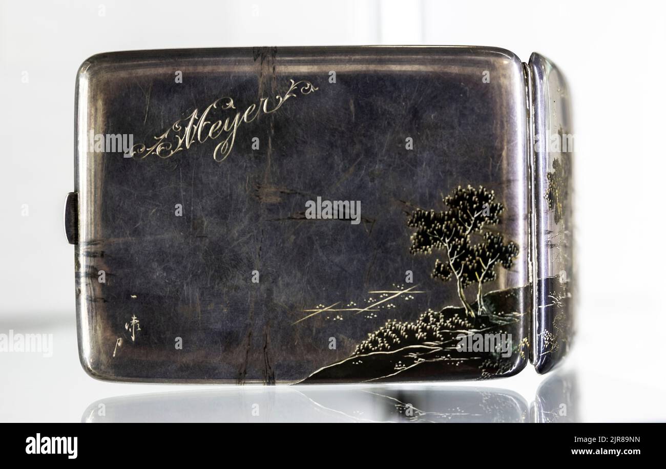 Cigaret case gifted to Meyer Lansky from Benjamin “Bugsy” Siegel ...