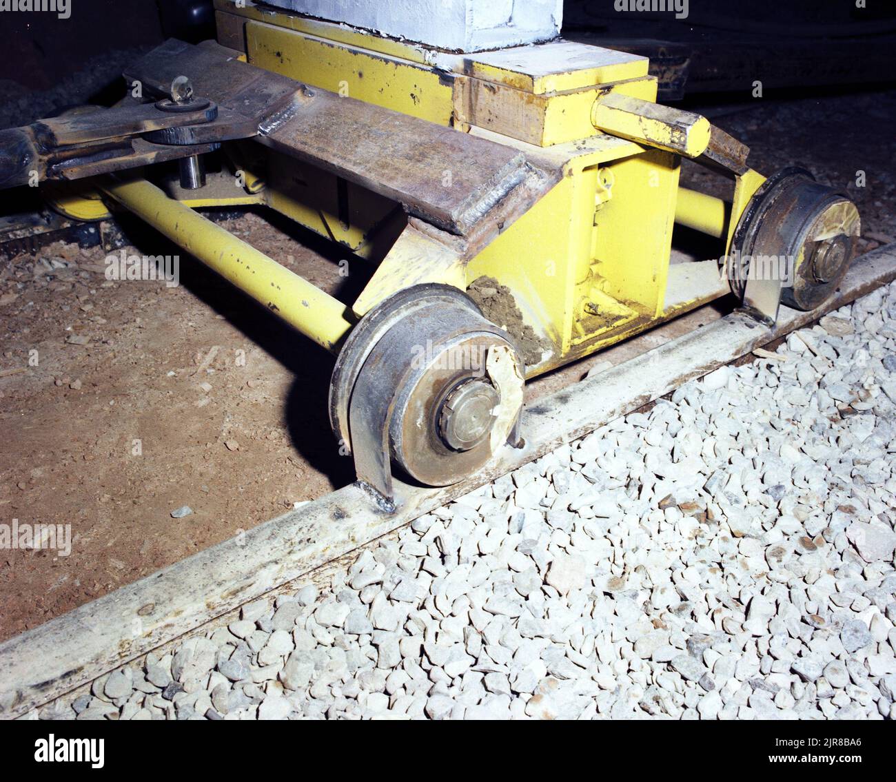 A781044 U12G EARTH PENETRATOR BEN BENJAMIN (Project Engineer) AUG 21 78 ...