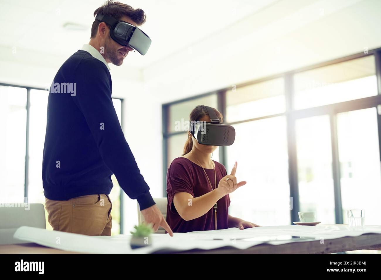 Two people wearing vr hi-res stock photography and images - Alamy