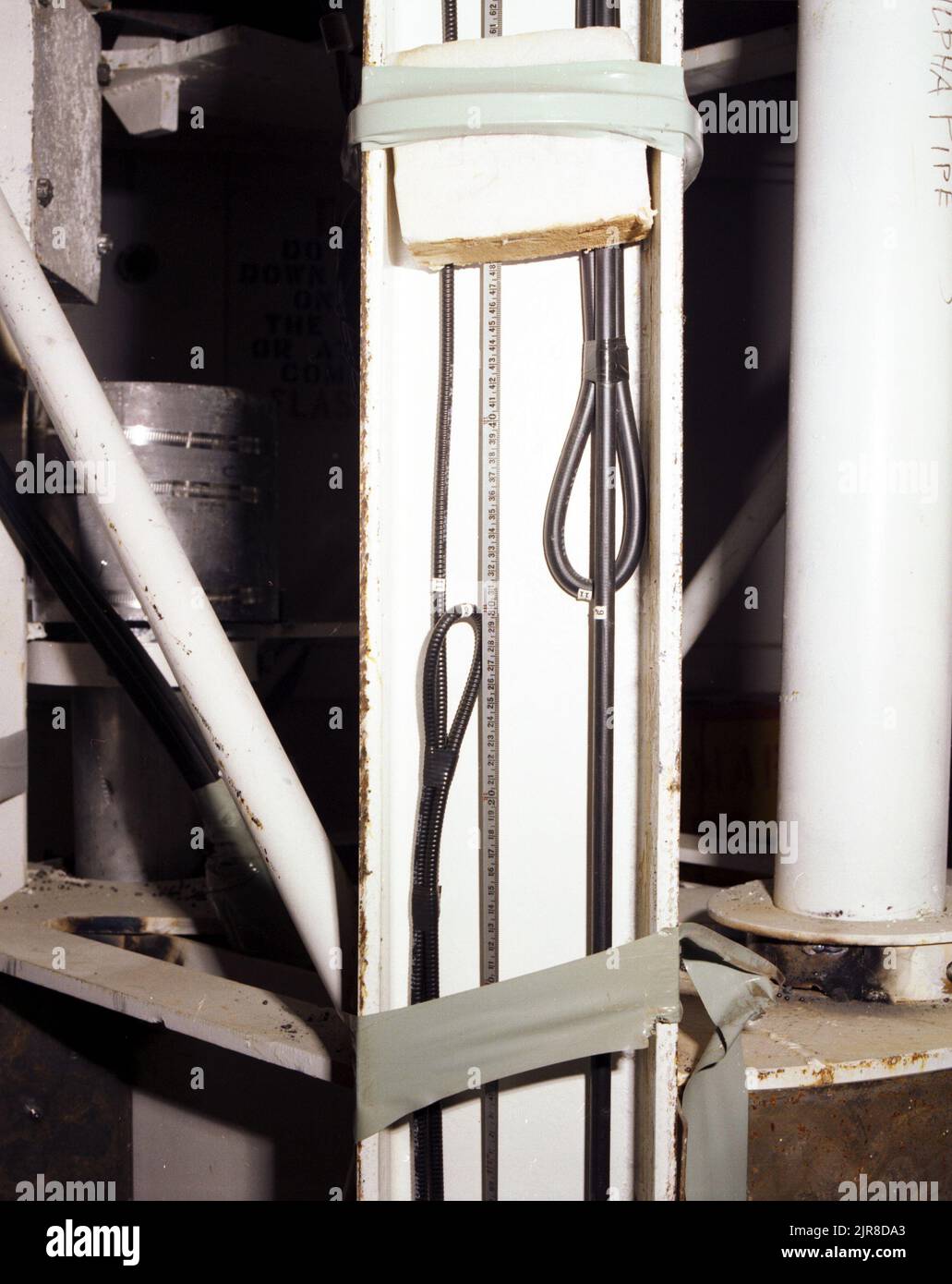 A780471 U4F TRANSOM TDR CABLE INSTALLATION T MCKOWN APR 24 78 EG&G/NTS ...