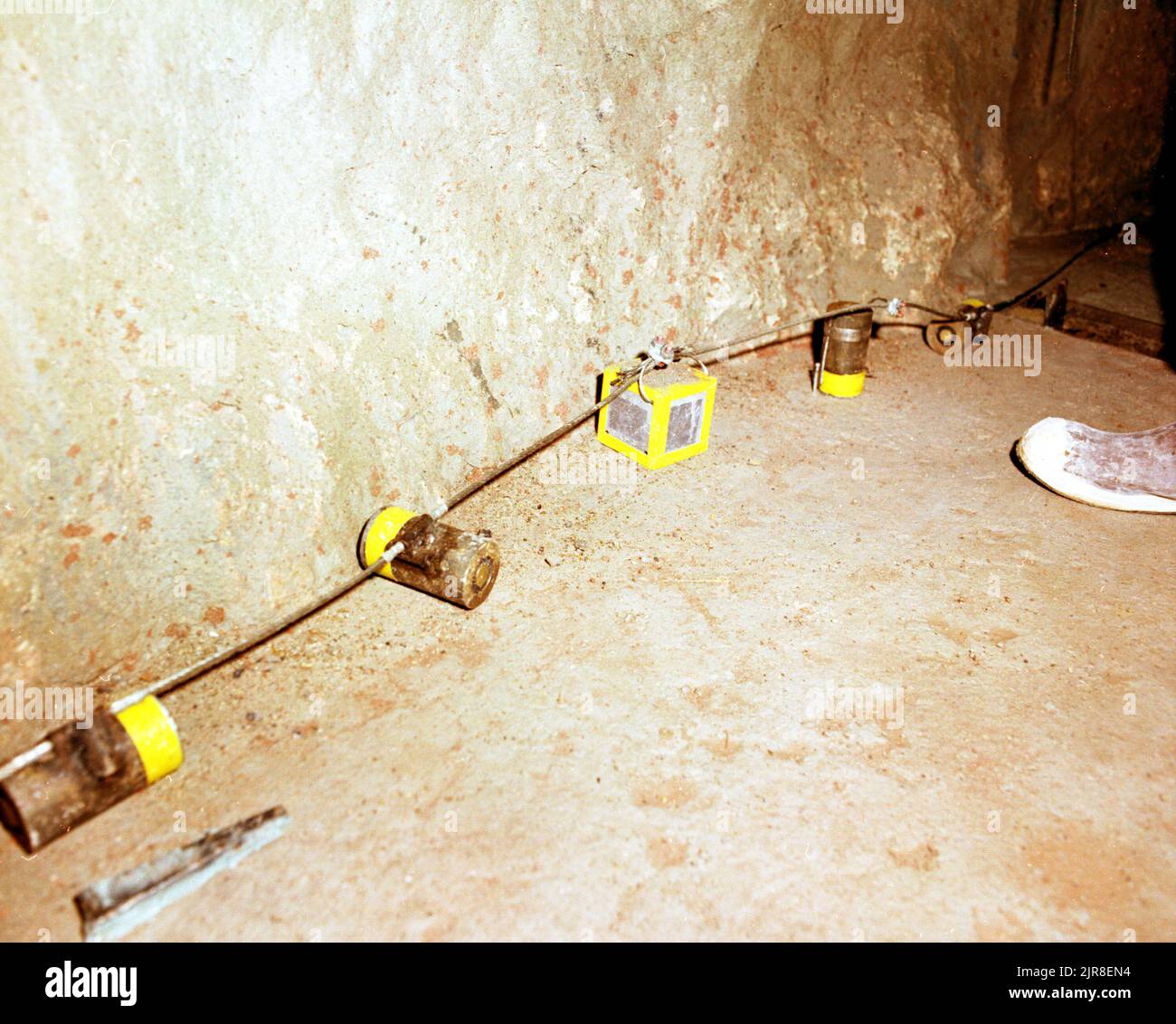 Experimental pressure gauge hi-res stock photography and images - Alamy