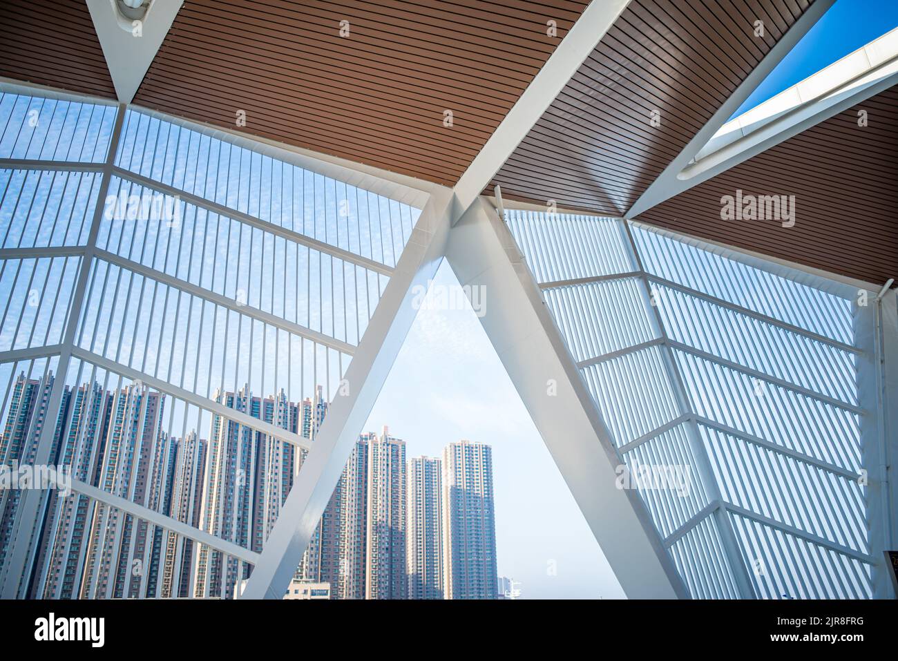 Roof construction skyscraper hi-res stock photography and images - Alamy