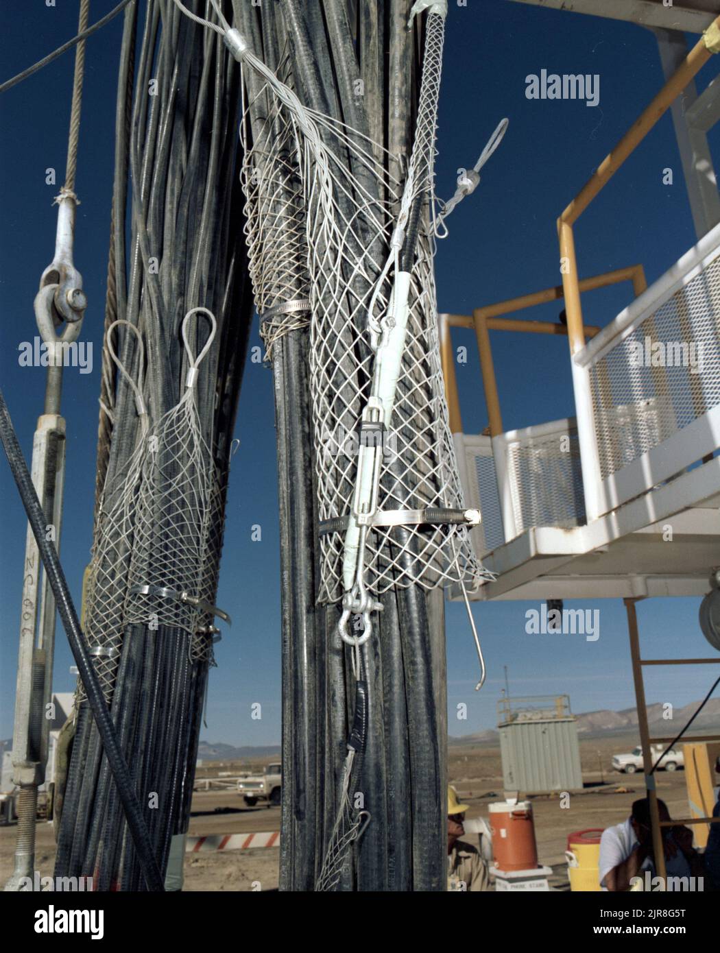 A771617 U3JB BOBSTAY DOWNHOLE OPERATION MCKOWN / BROUILLARD OCT 14 77EG ...