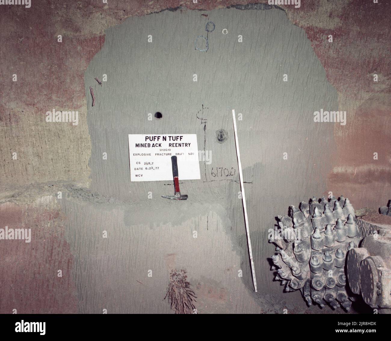 Pickaxes drilling hi-res stock photography and images - Alamy