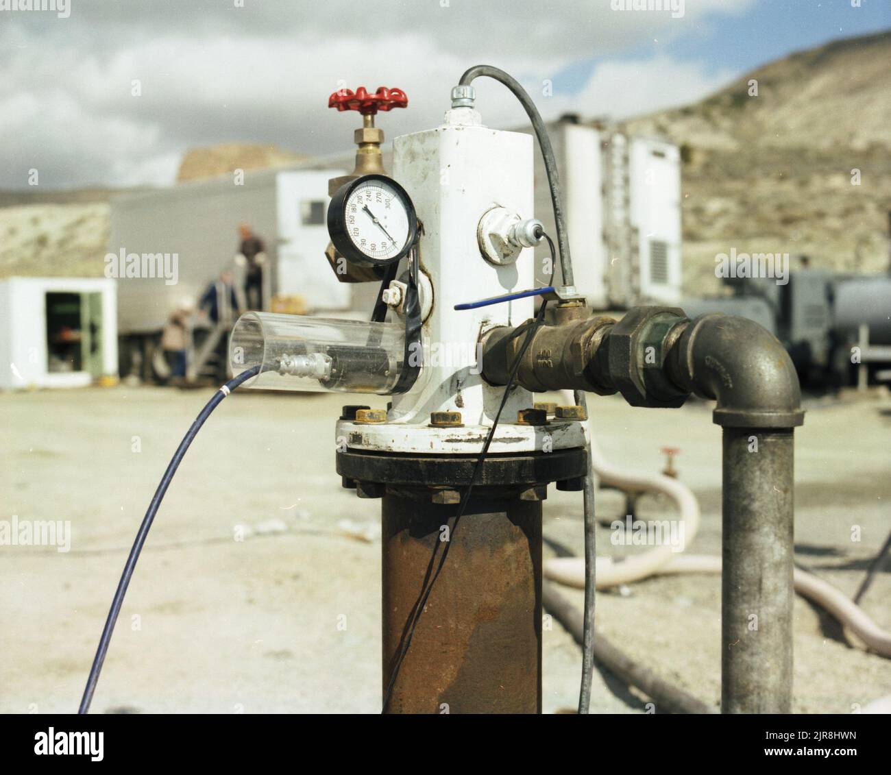 Pressure at the pumps hi-res stock photography and images - Alamy