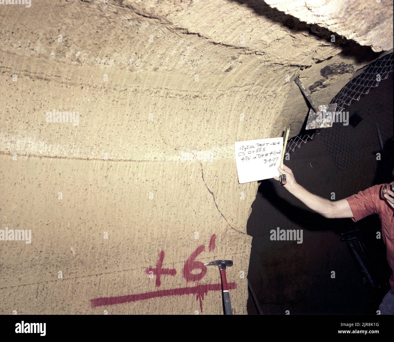 A770533 U12G HYDRA FRAC BILL VOLLENDORF (Project Engineer) MAR 9 77 EG ...