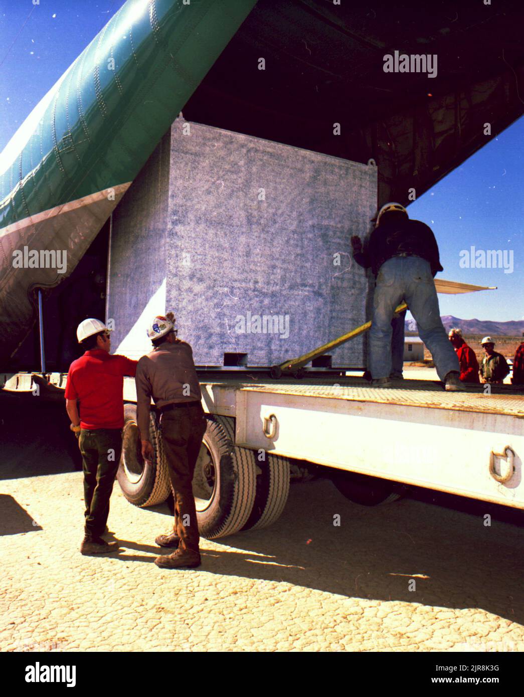 Airplane cargo nevada hi-res stock photography and images - Alamy