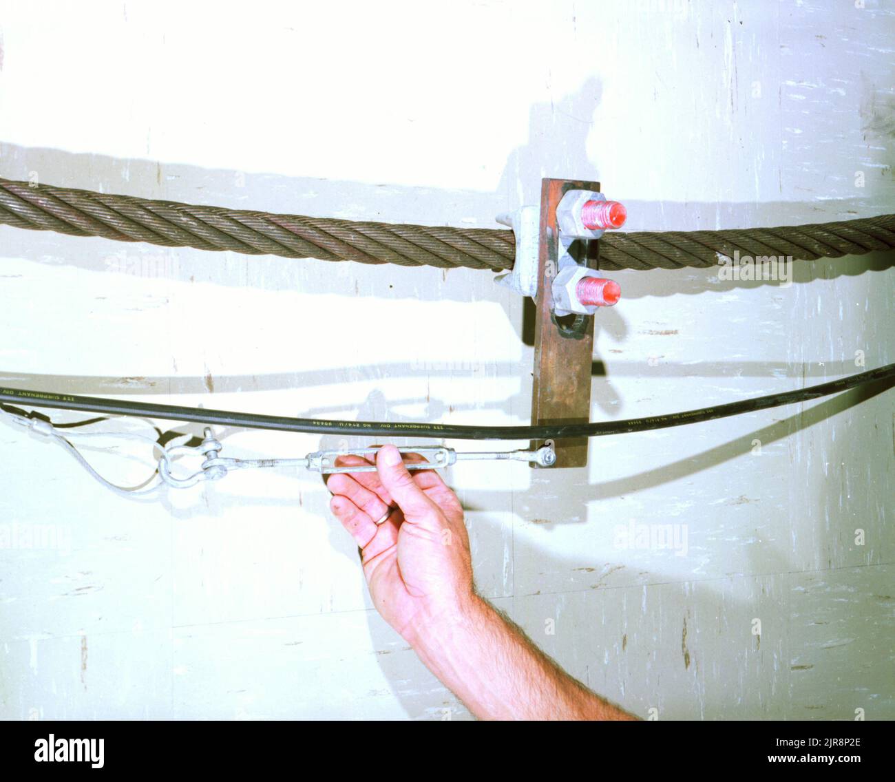 A761068 PNE SLIFER CABLE SET UP AMSLER (PROJECT ENGINEER) AUG 31 76 EG ...