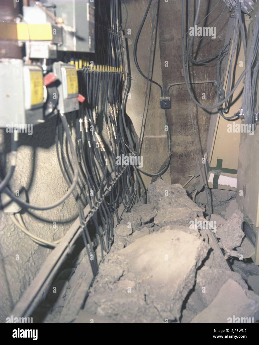 A750743 U12T ENCODER LEO BRADY (Project Engineer) OCT 31 75EG&G/NTS ...