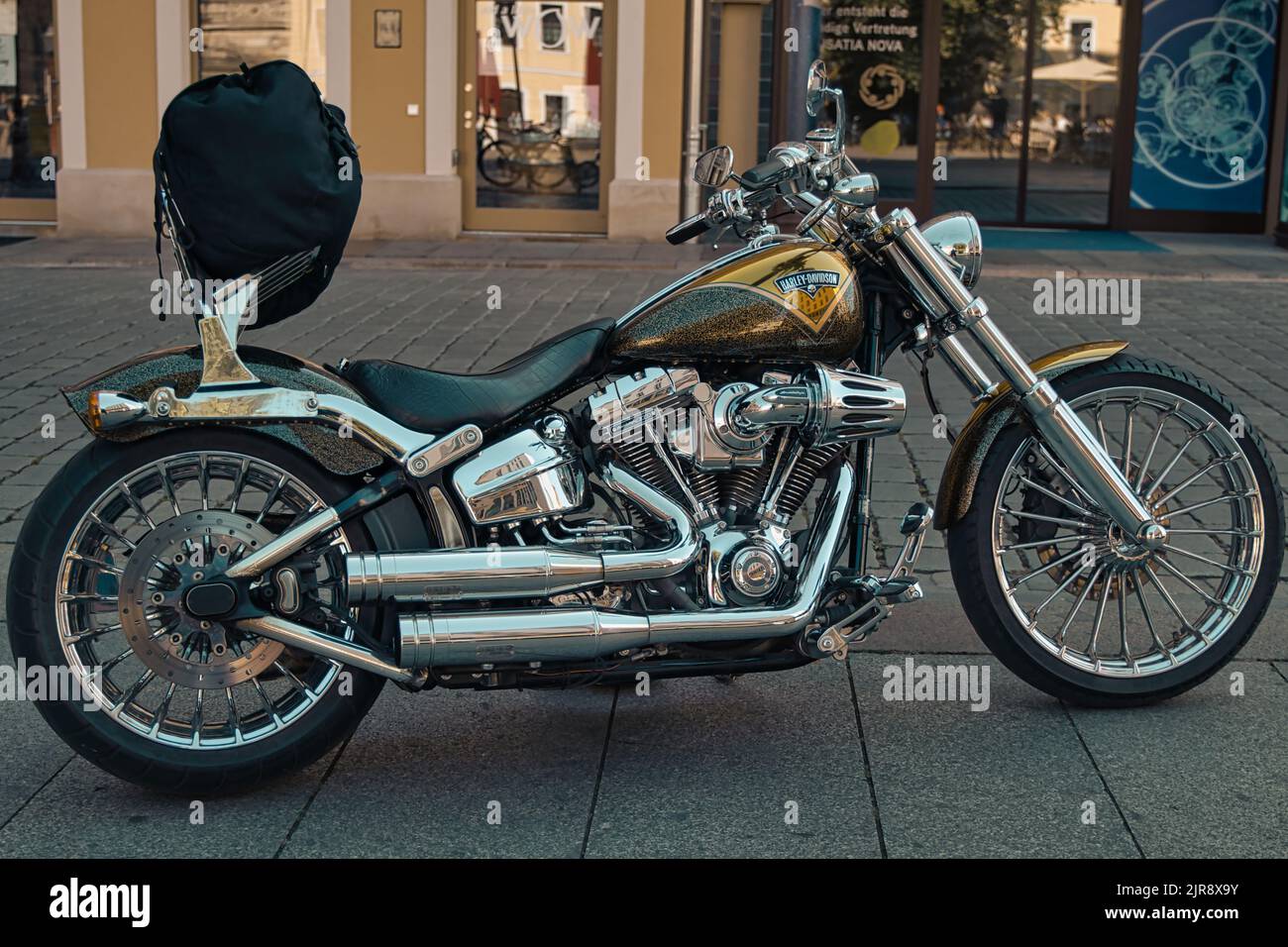 Man riding harley davidson motorcycle hi-res stock photography and ...
