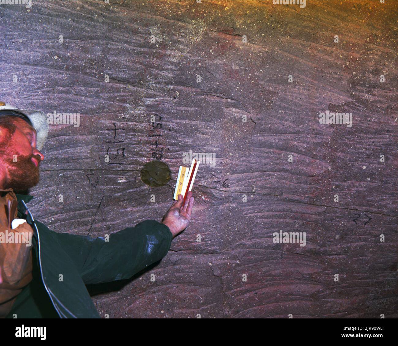 A740736 U12G HYDRA FRAC BILL VOLLENDORF (Project Engineer) SEP 11 74EG ...