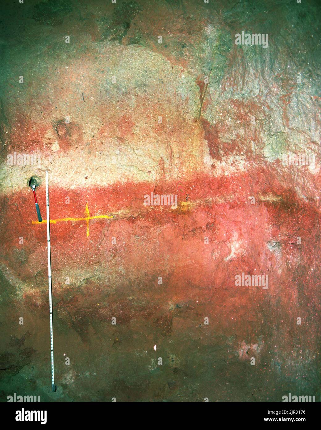 A740618 U12G HYDRA FRAC BILL VOLLENDORF (Project Engineer) AUG 27 74 EG ...