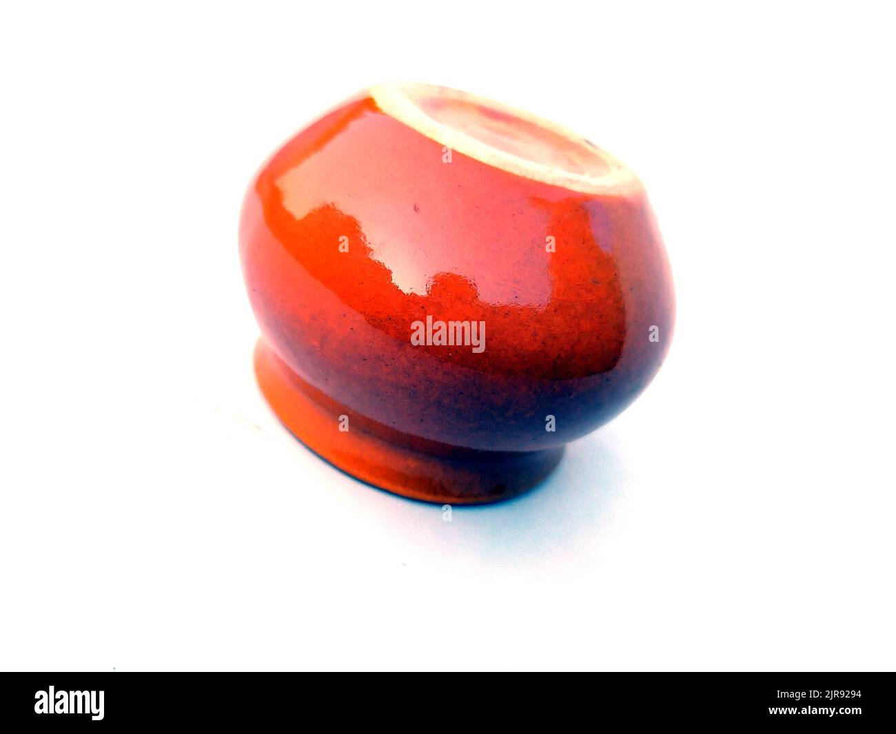 Brown clay pot isolated on white background Stock Photo - Alamy