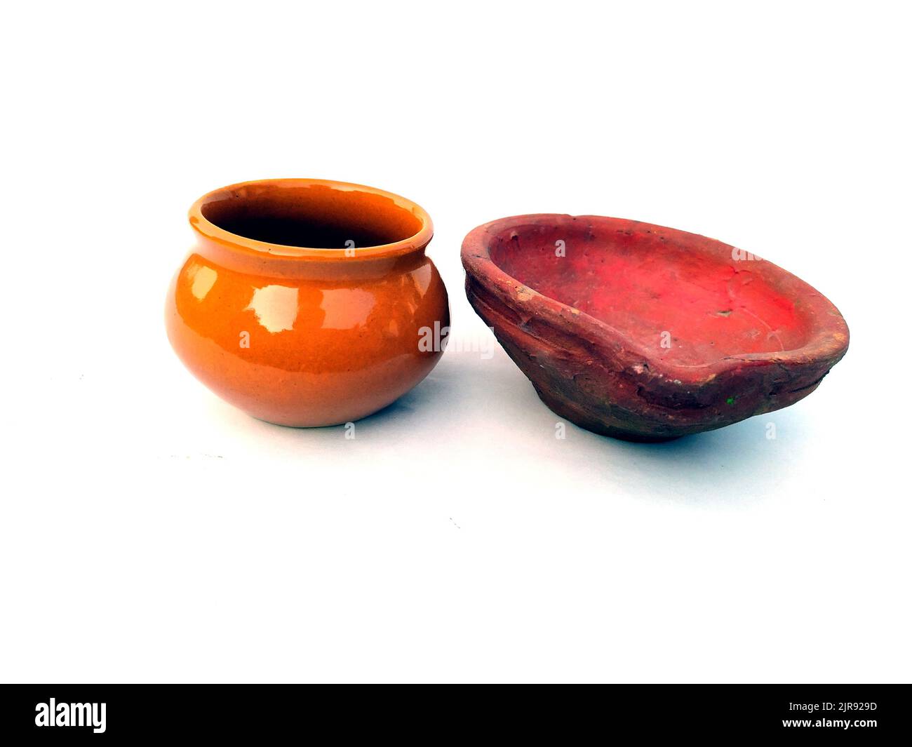 Clay pot food on Cut Out Stock Images & Pictures - Alamy