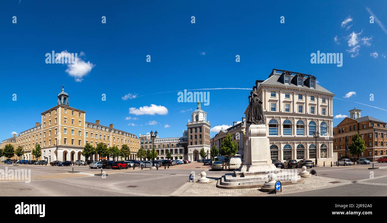 Queen mother square hi-res stock photography and images - Alamy