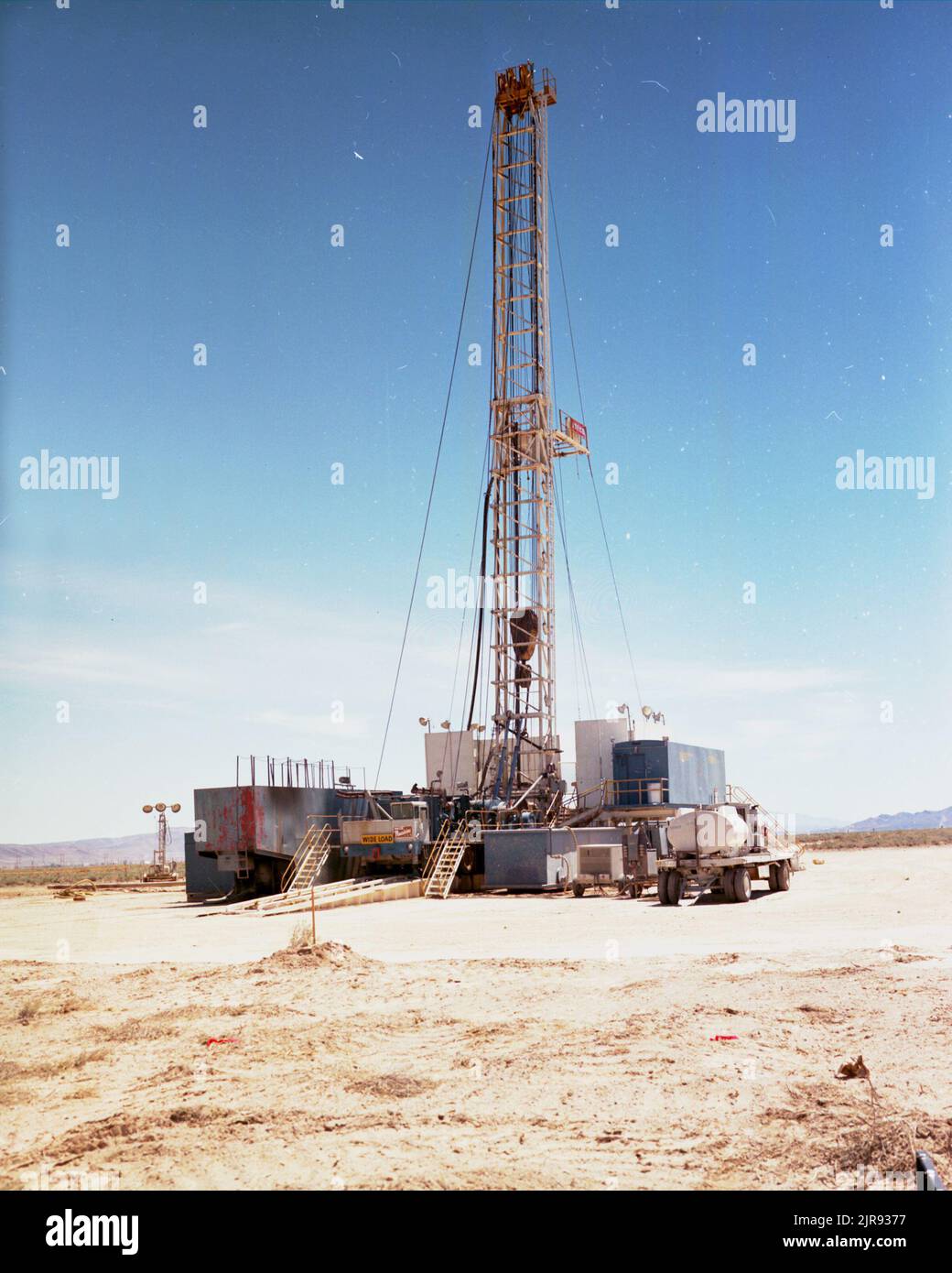 A740241 UE4AD DRILL RIGS BOB LITTLEJOHN (Project Engineer) APR 30 74EG ...