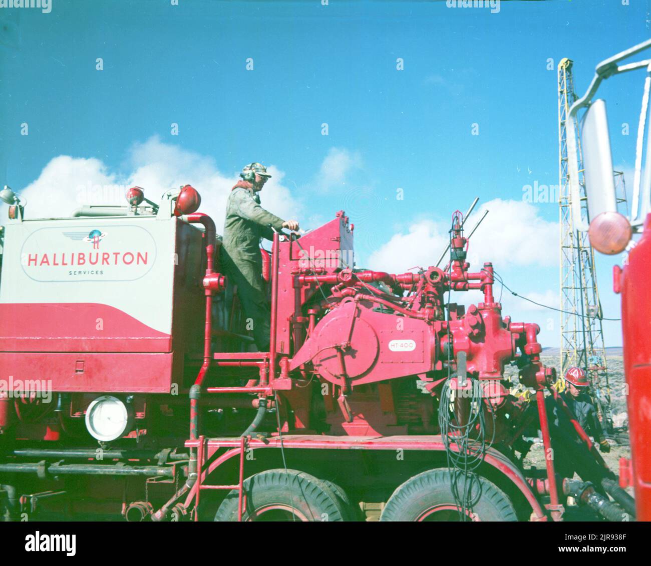 Frac tanks hi-res stock photography and images - Alamy