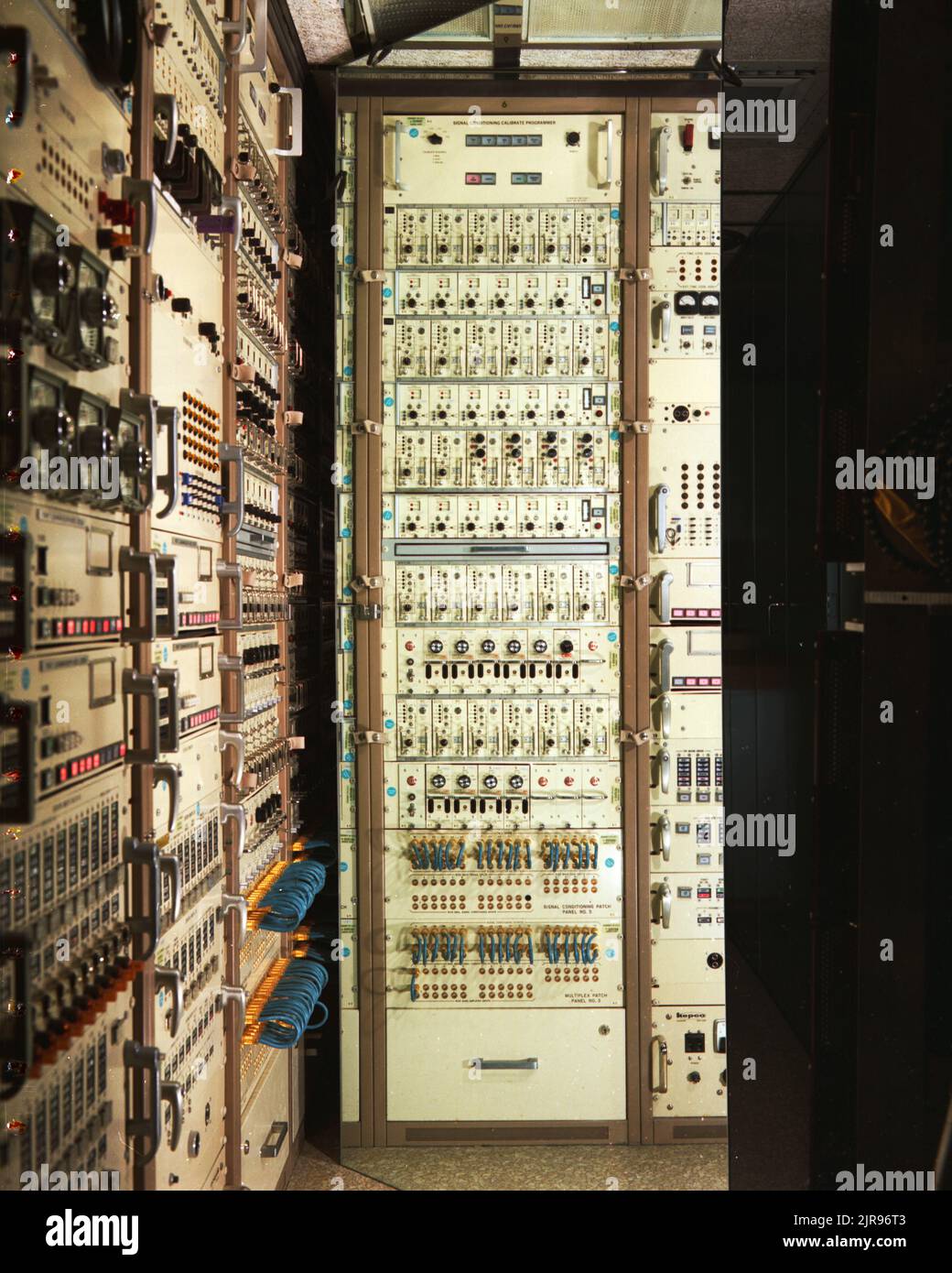 Nuclear energy data center hi-res stock photography and images - Alamy