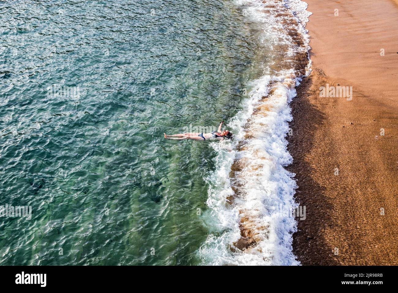 Bikini woman illustration hi-res stock photography and images - Alamy