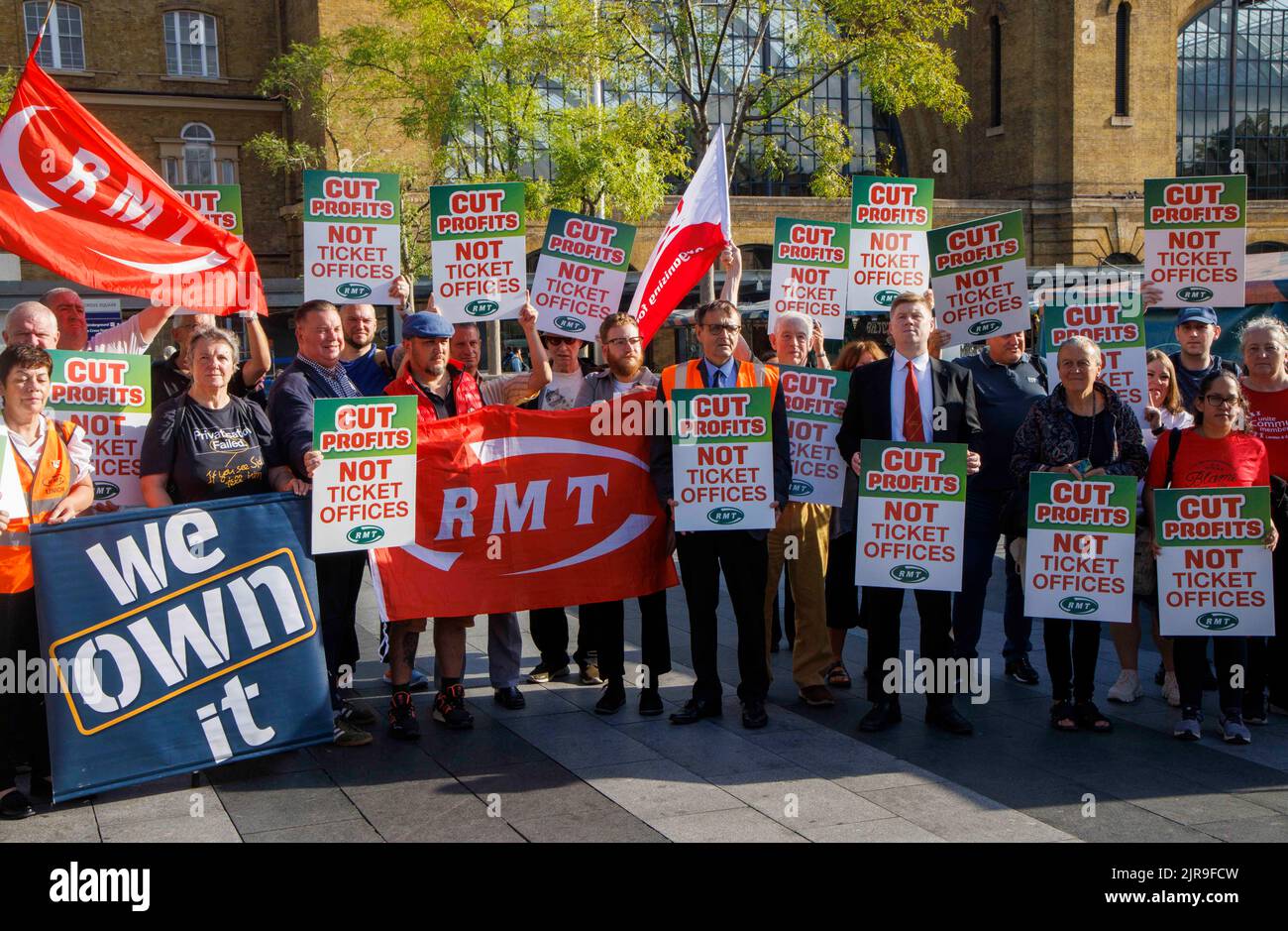 London, UK. 23rd Aug, 2022. Members of the RMT, TSSA and Unite ...