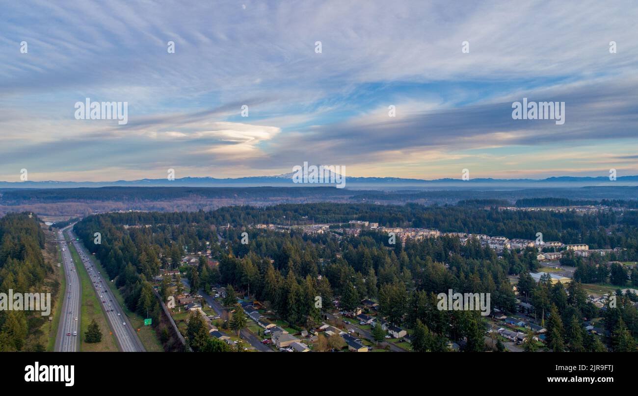 Mount Rainier visible from above Lacey, Washington Stock Photo - Alamy
