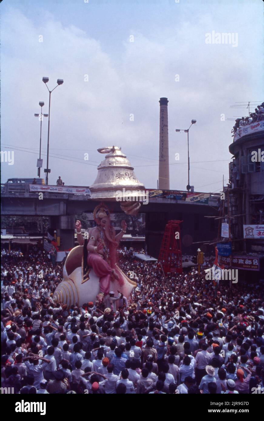 Ganesh immersion large hi-res stock photography and images - Alamy