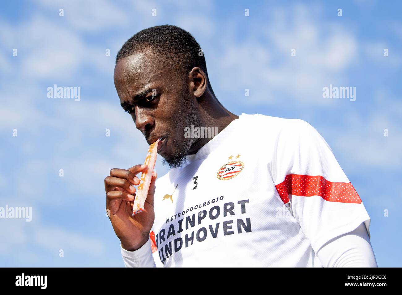 EINDHOVEN - Jordan Teze walks to the training field at De Herdgang in ...