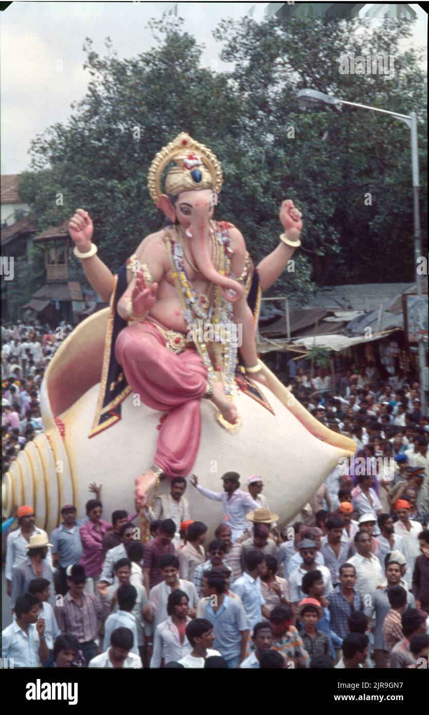 Ganpati Festival, Immersion process, Mumbai, Maharashtra, India Stock ...