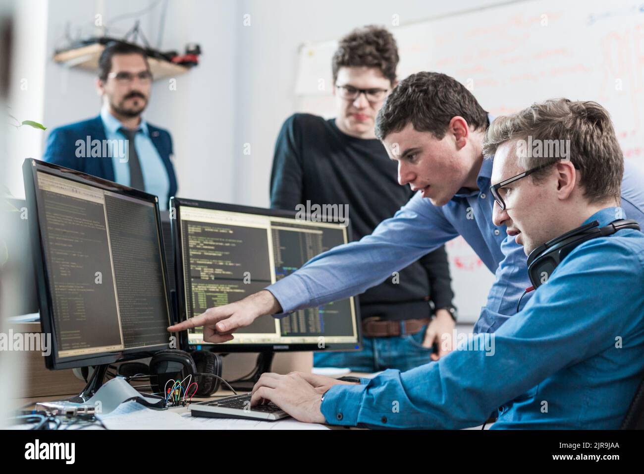 Tech problem solving hi-res stock photography and images - Alamy