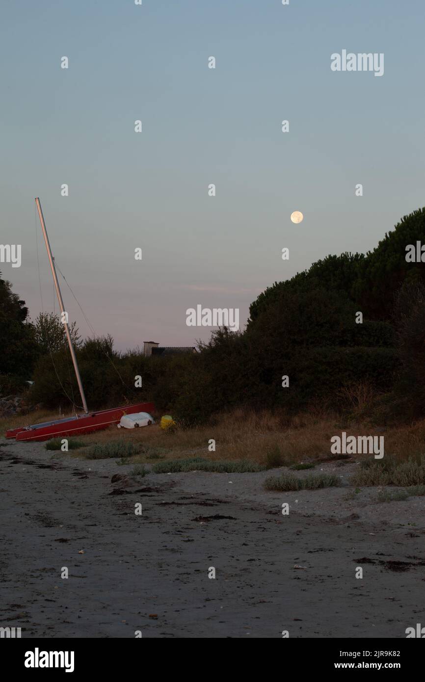 Calm bay night sky photograph hi-res stock photography and images - Alamy