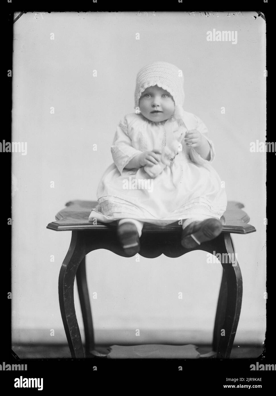 Mrs Tullett 3 p.c., circa 1920, Wellington, by Berry & Co Stock Photo ...