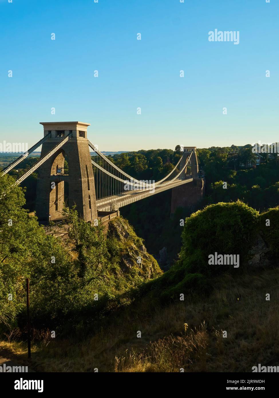 The famous Clifton Suspension Bridge at Bristol in dramatic side ...