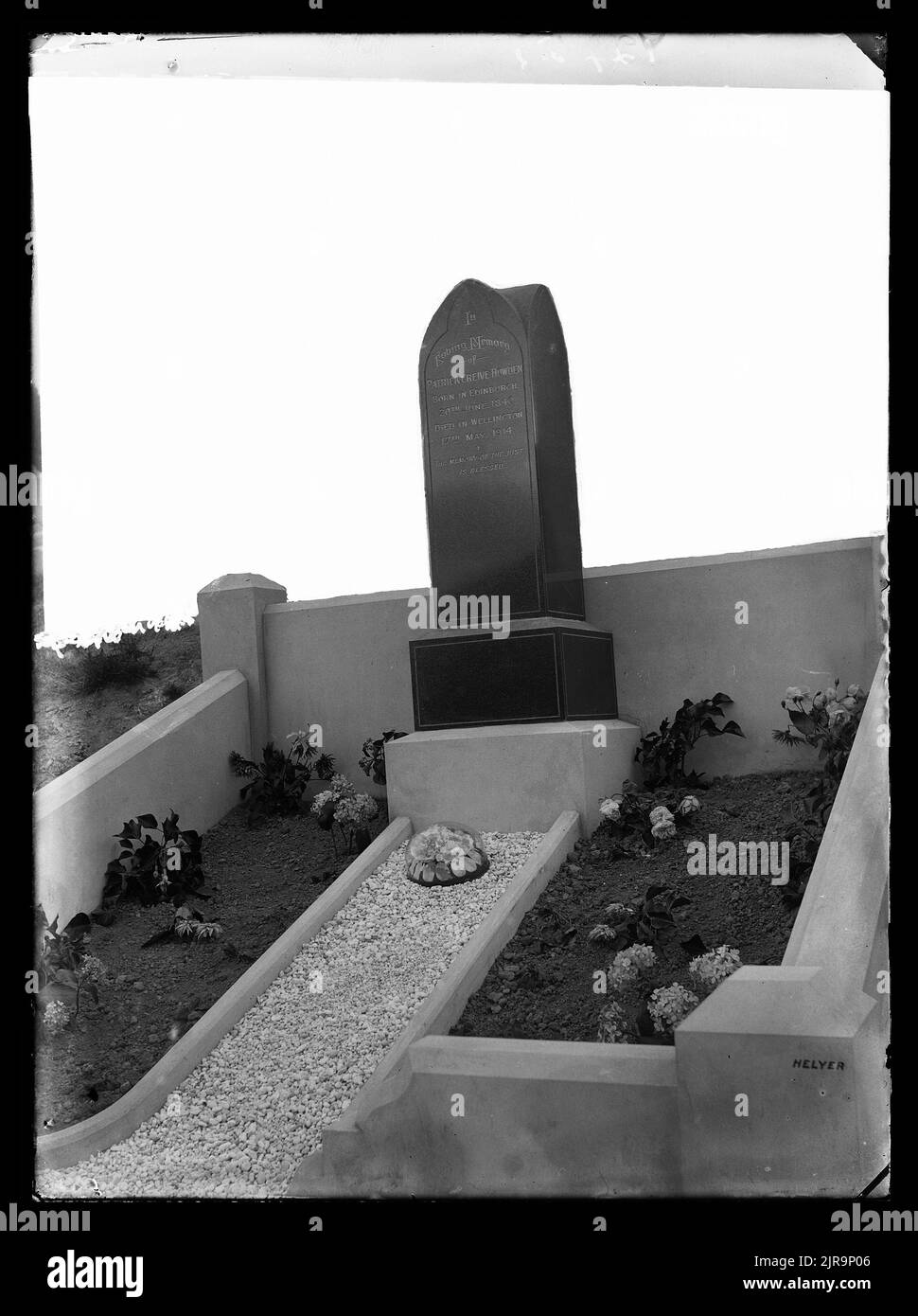 Grave - Patrick Grieve Howden (1840-1914), circa 1920, Wellington, by ...