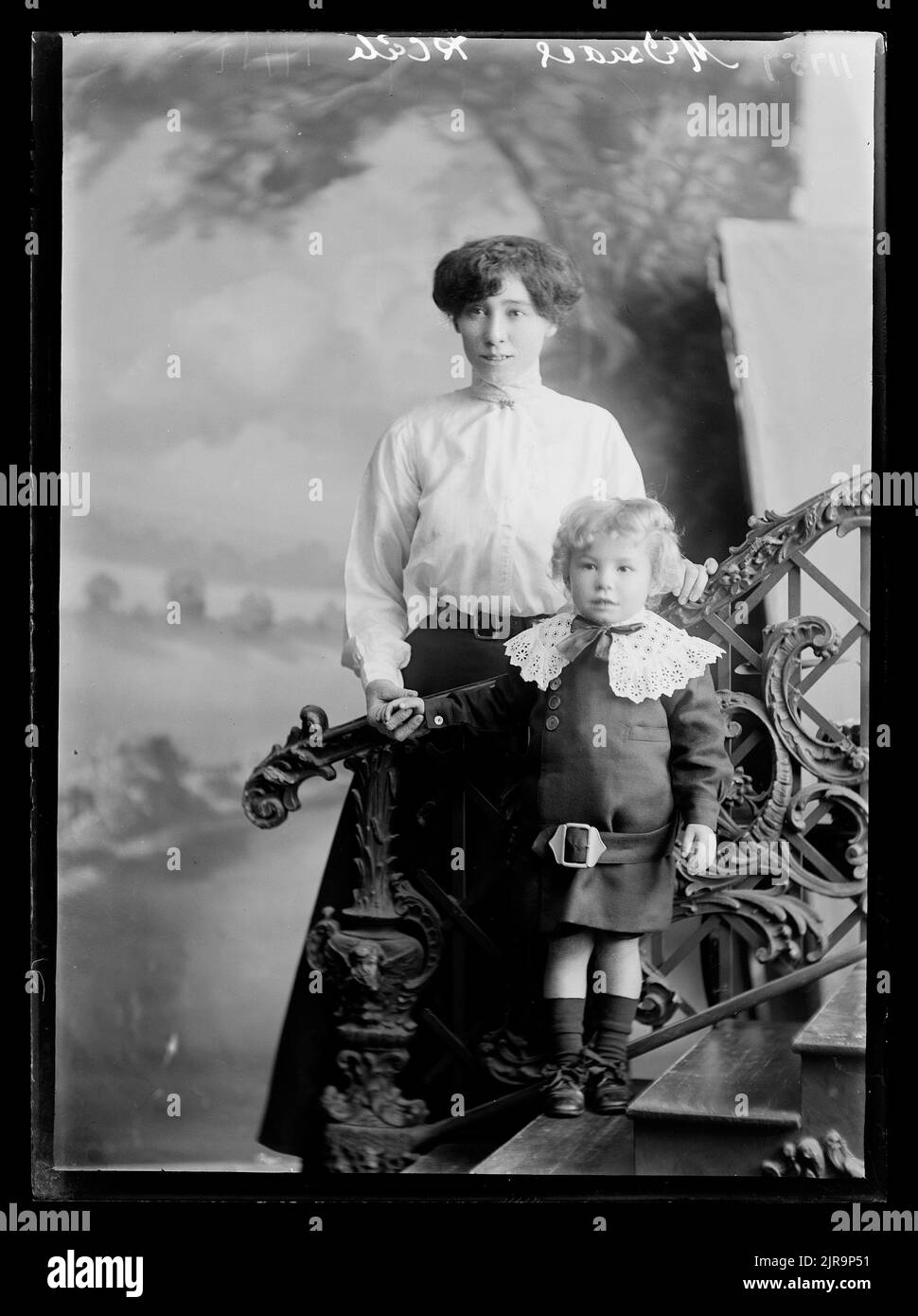 McIsaacs R. Cale, circa 1920, Wellington, by Berry & Co Stock Photo - Alamy
