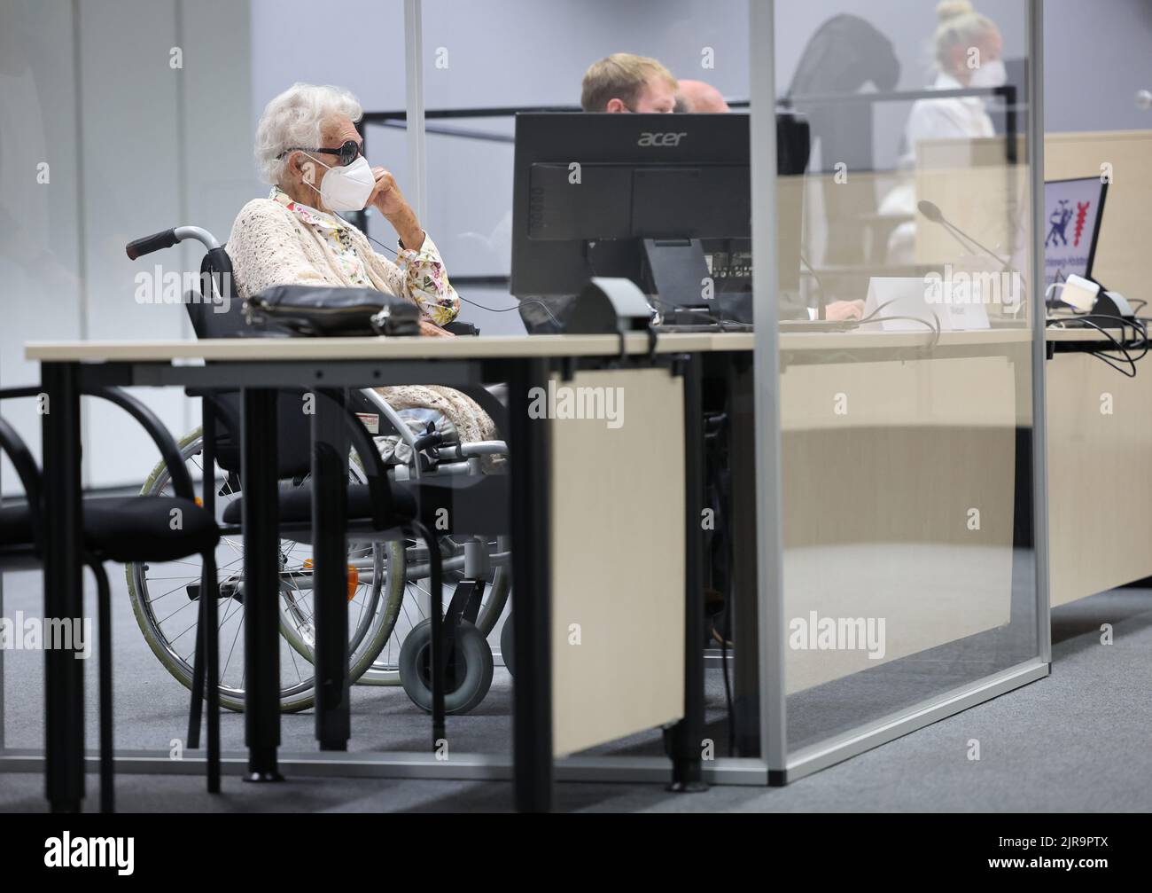 23 August 2022, Schleswig-Holstein, Itzehoe: The defendant Irmgard F ...