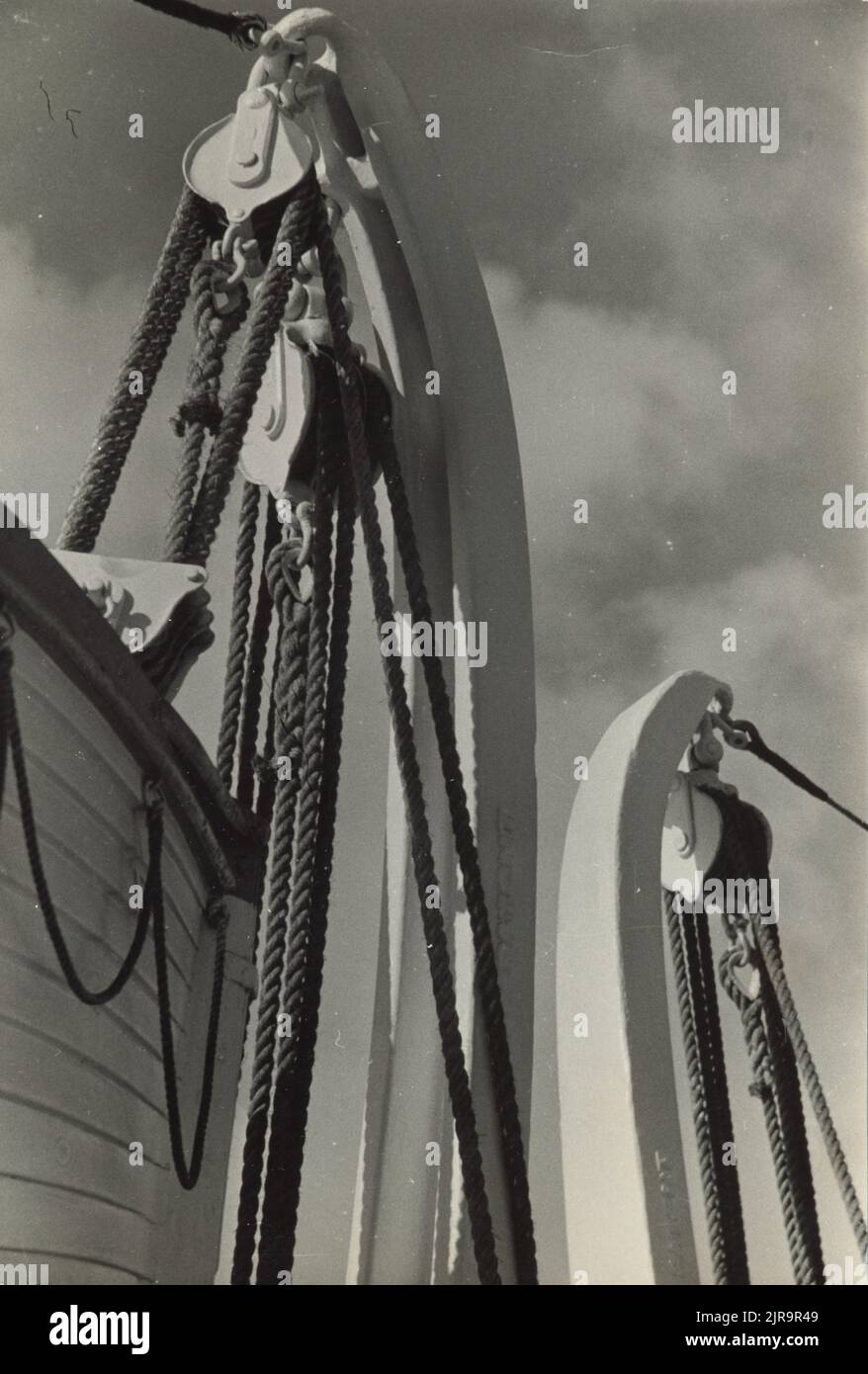 Ropes and rigging onboard the SS Arawa, 1938, by Eric Lee-Johnson Stock ...