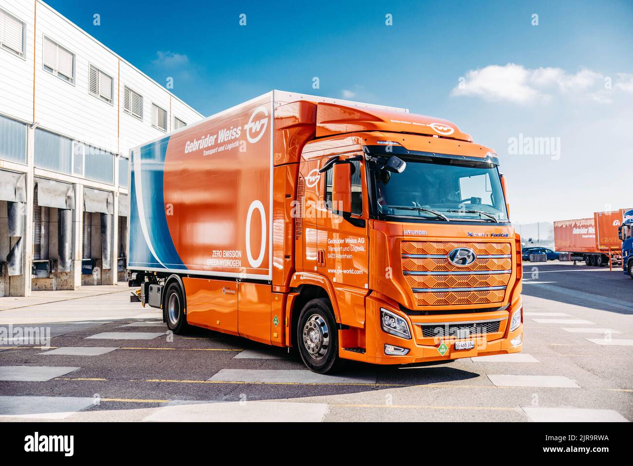 Hydrogen fuel cell powered truck hi-res stock photography and images ...