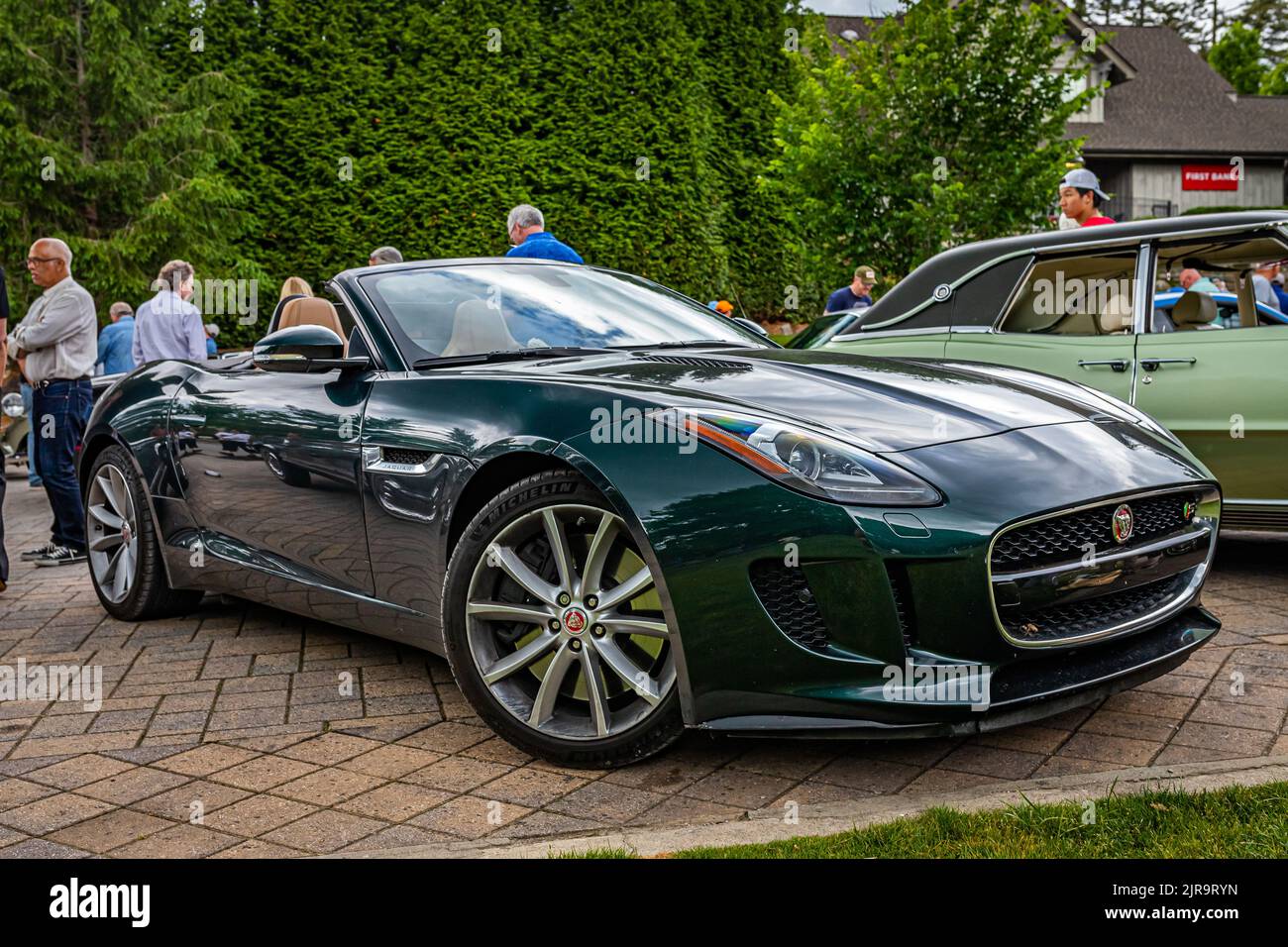 Jaguar F Type V8 S Green