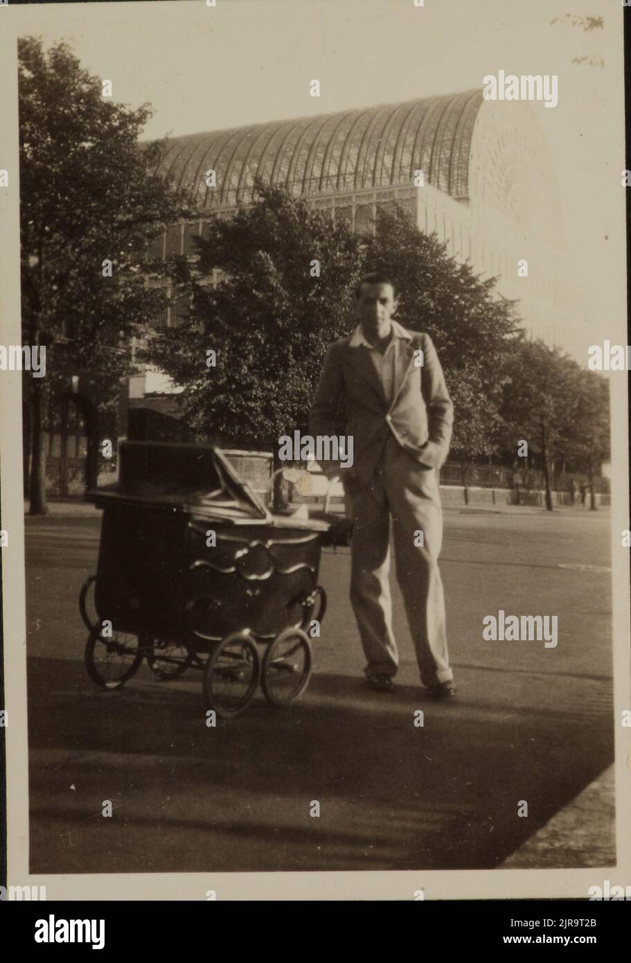 Eric Lee-Johnson, Crystal Palace Parade, Sydenham Hill, south London ...