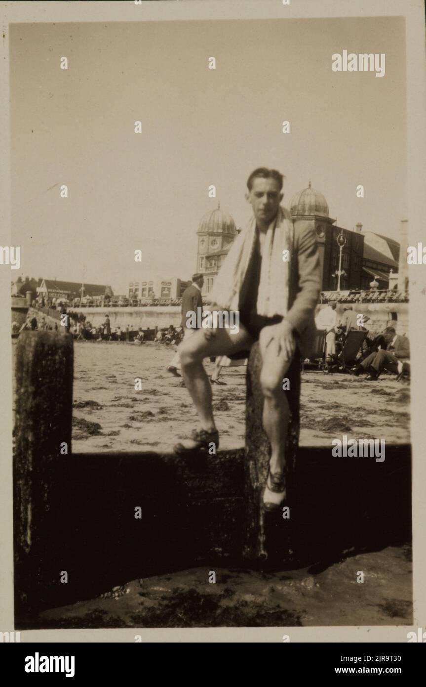 Eric Lee-Johnson at the seaside, 1930s, England, maker unknown Stock ...