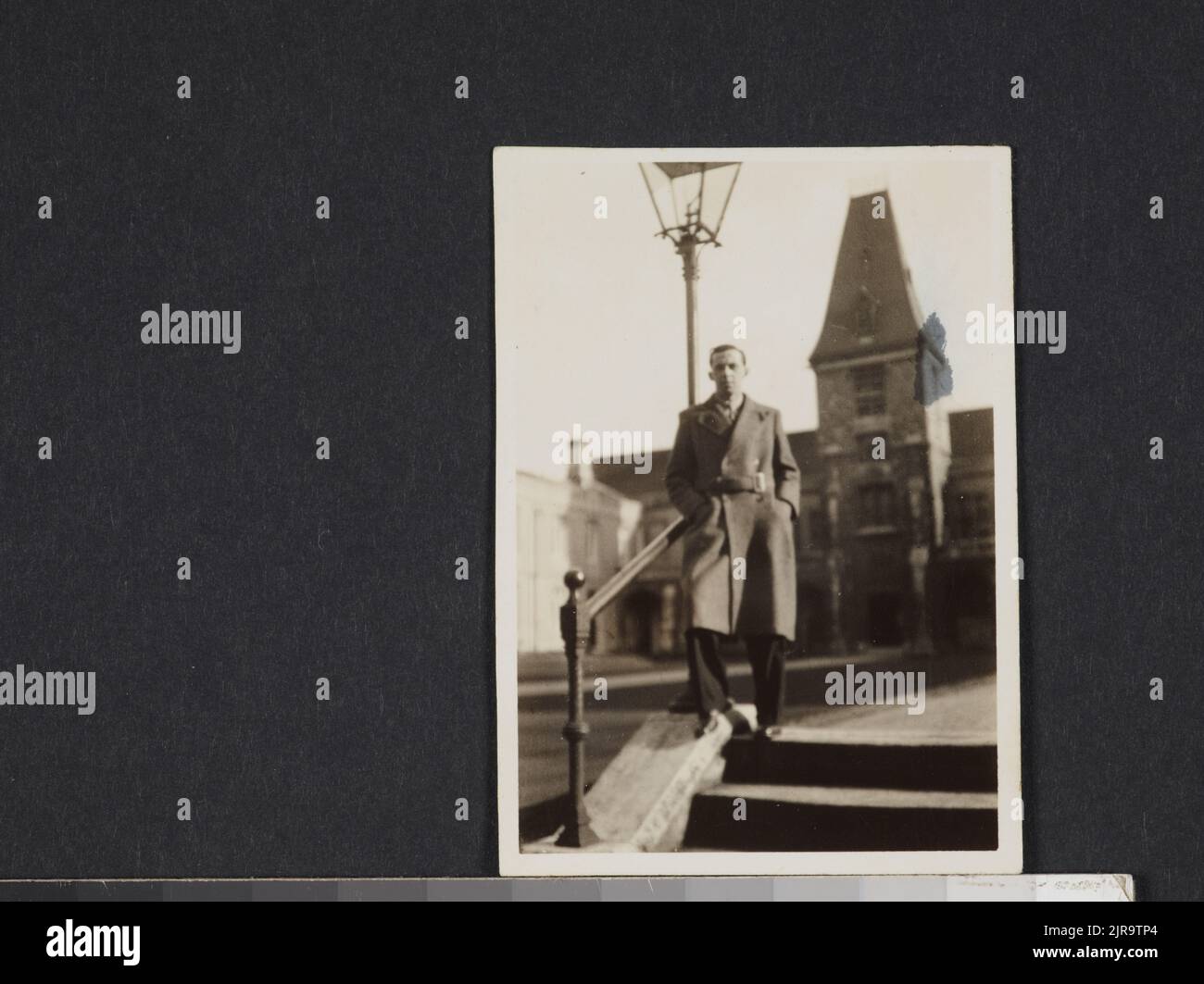 Paris france 1931 portrait hi-res stock photography and images - Alamy