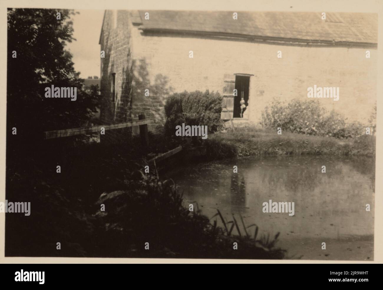 English village 1930s hi-res stock photography and images - Alamy