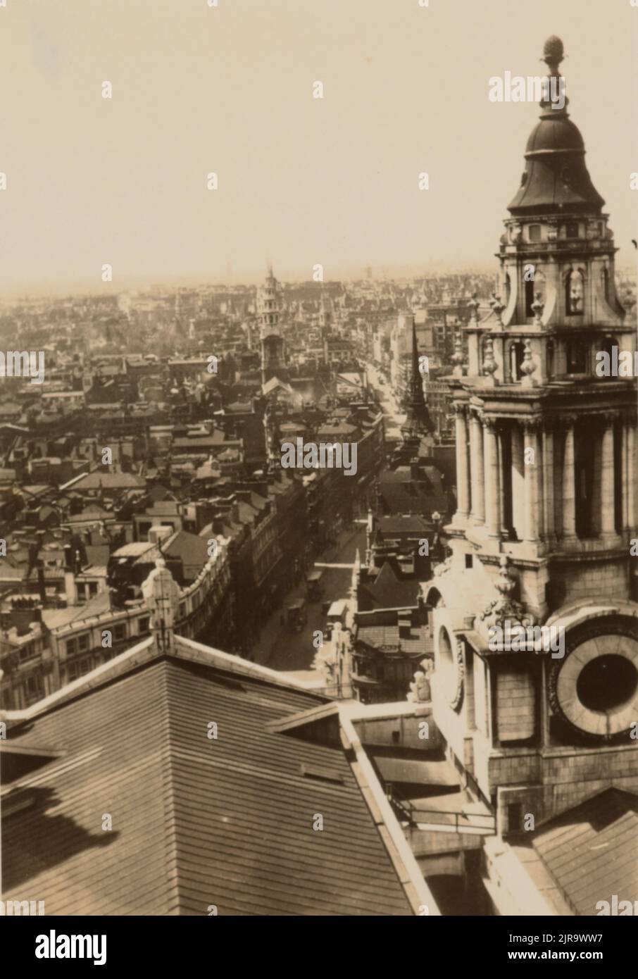 London 1930s hi-res stock photography and images - Alamy