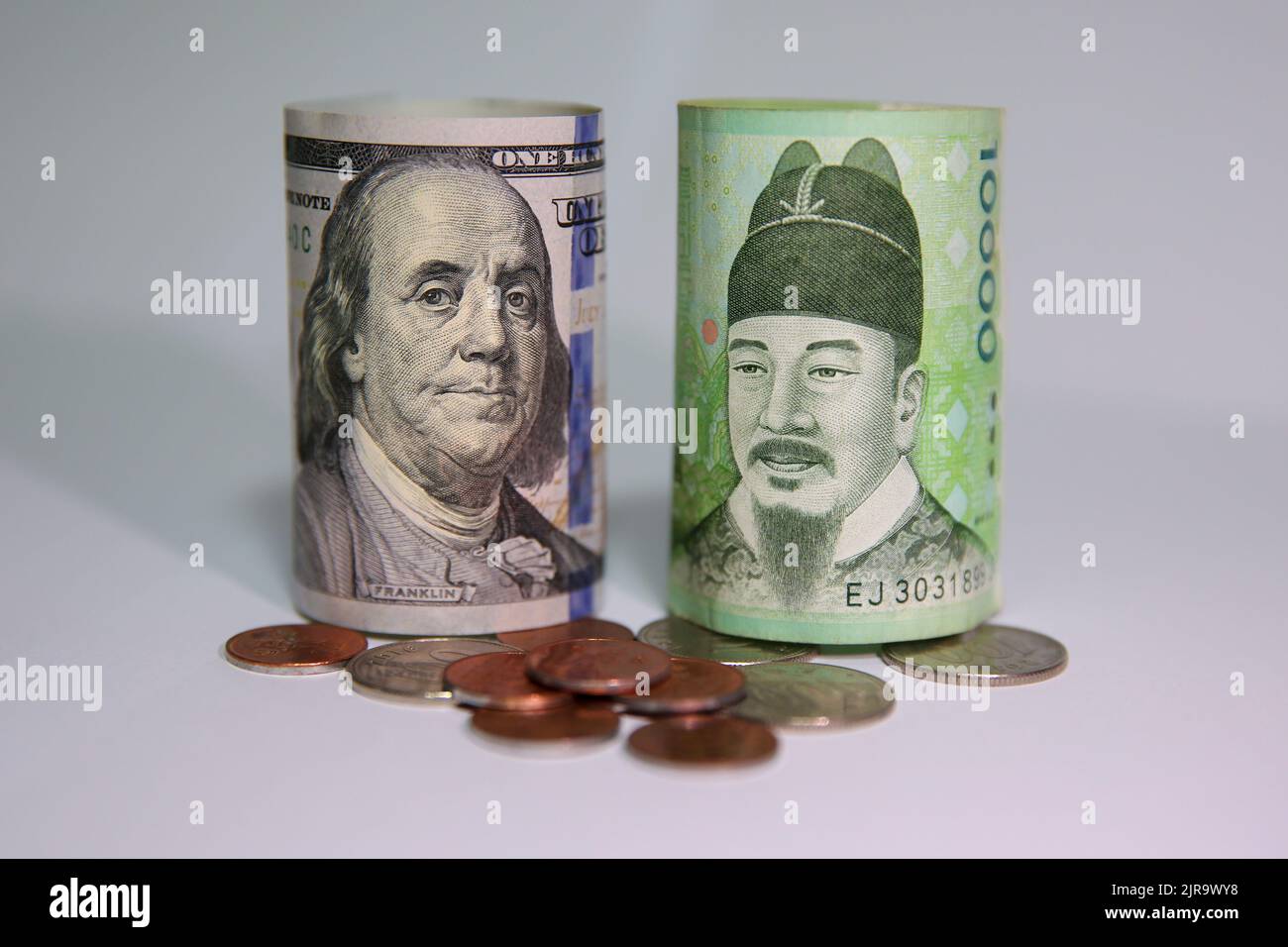 Seoul, South Korea. 22nd Aug, 2022. The won (R) and U.S. dollar ...