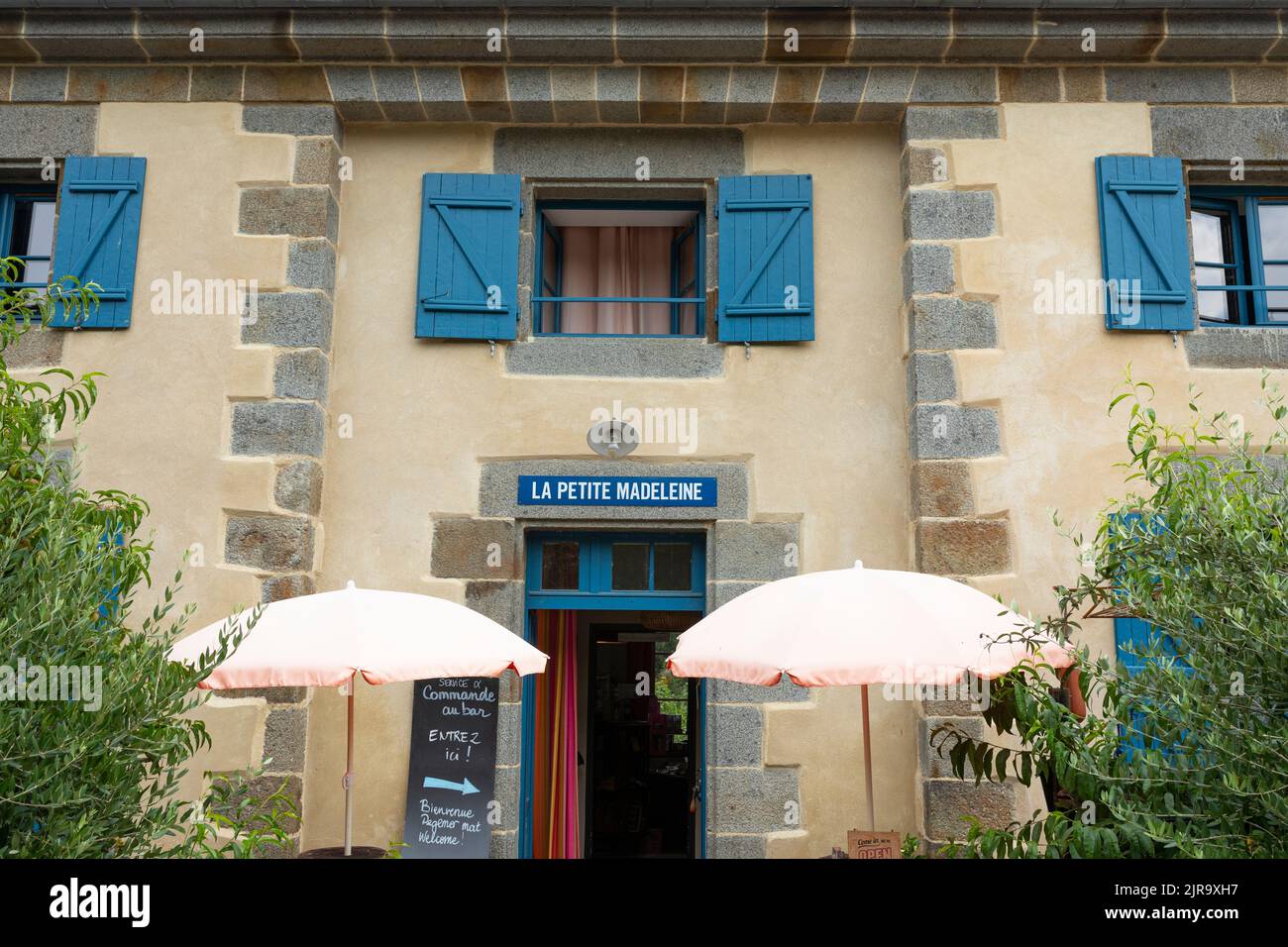 Café et nature hi-res stock photography and images - Alamy