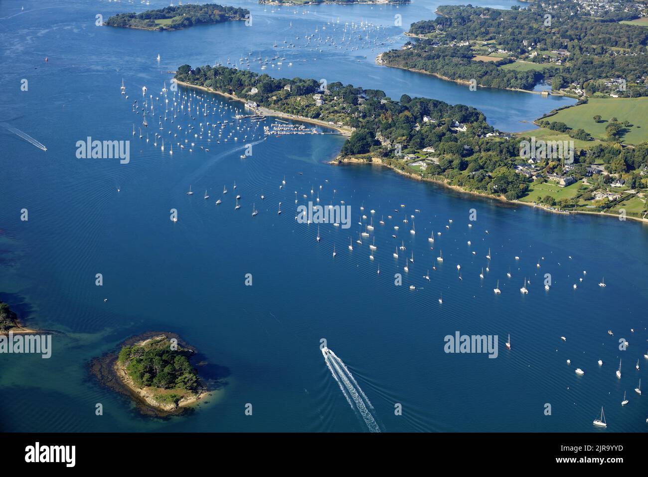 Arradon (Brittany, north-western France): aerial view of the seaside ...