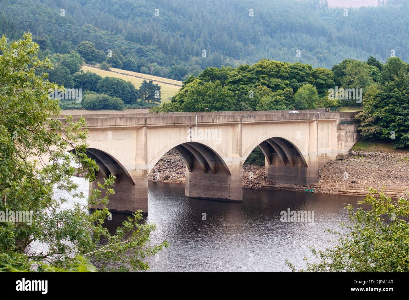 The Ashopton Bridge on the A57 that crosses over the ladybower dam in ...