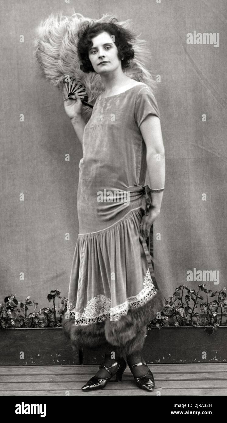 Greta Garbo 1923 - Photo by Almberg & Preinitz Fotografiateljé ...